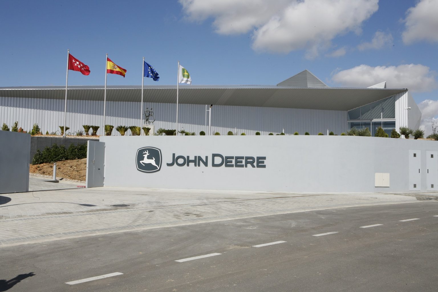 John Deere apuesta "fuerte" por la maquinaria inteligente para un ...