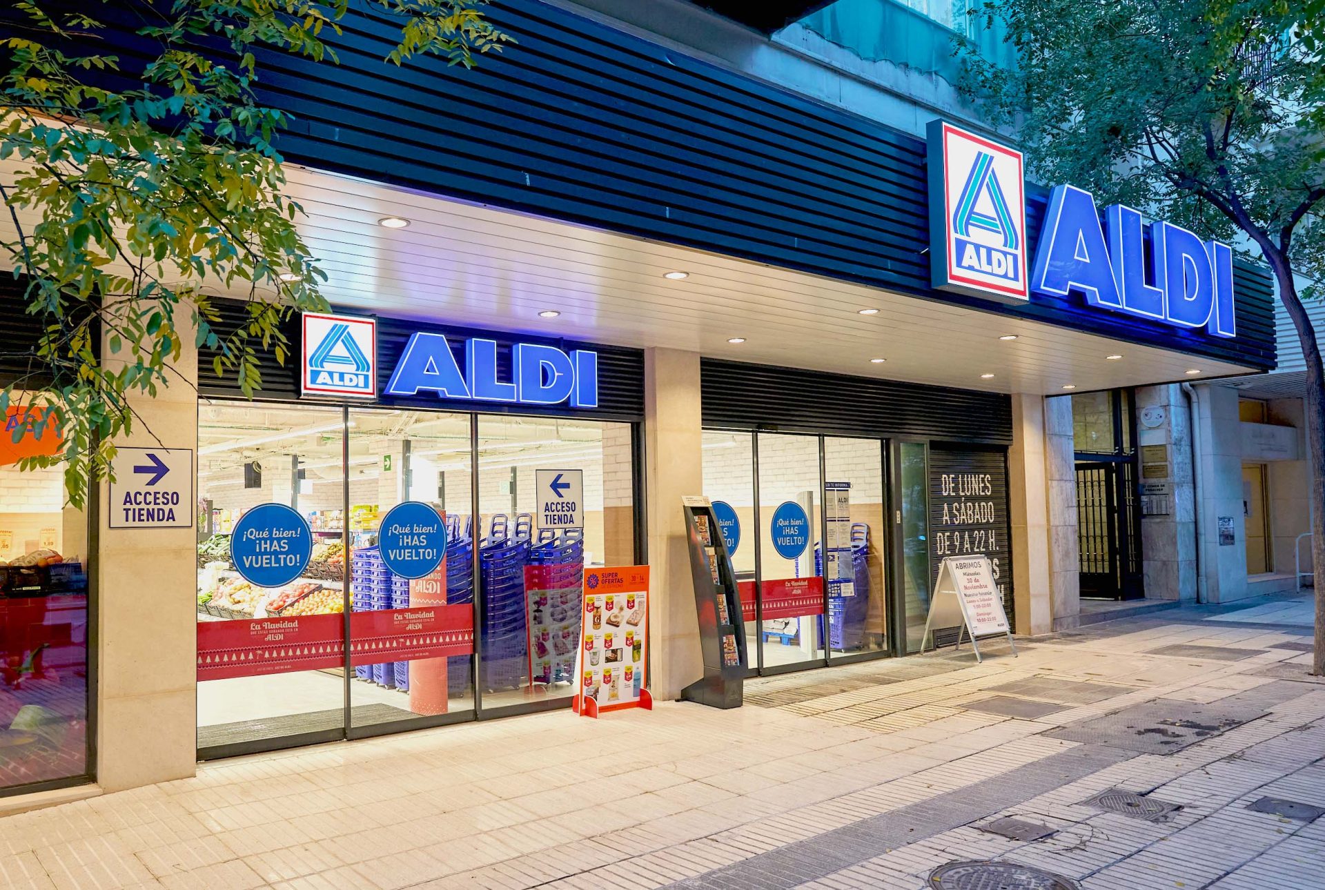 La compra de productos de marca propia de Aldi ayuda a ahorrar a las ...
